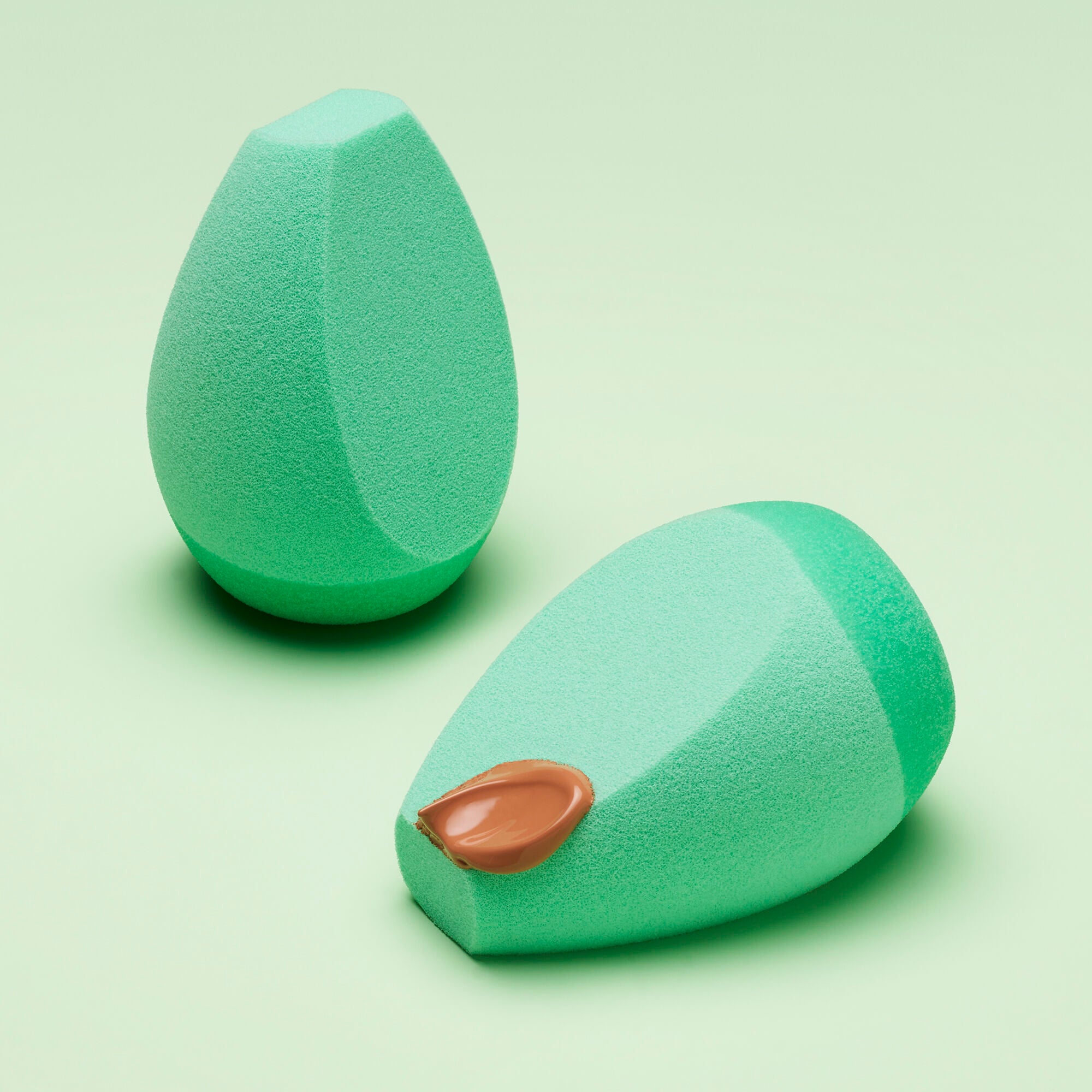 Angled Silicone Blending Face Sponge | e.l.f. Cosmetics