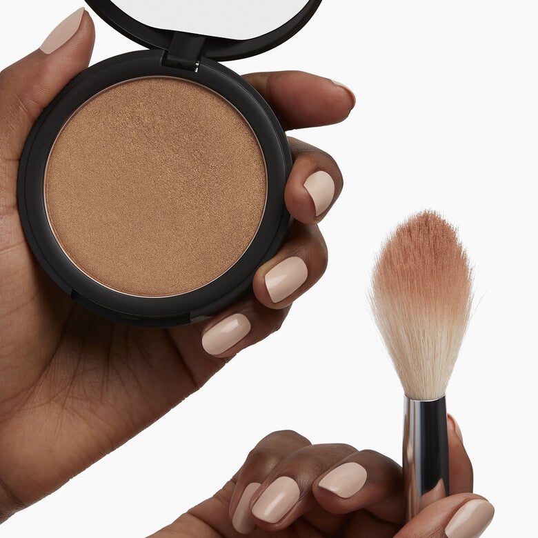 Beautifully Precise Tapered Highlighting Brush | e.l.f. Cosmetics